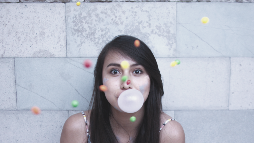 ¿Es bueno o malo masticar chicle? - Clínica Dental PCM · Clínica Dental ...