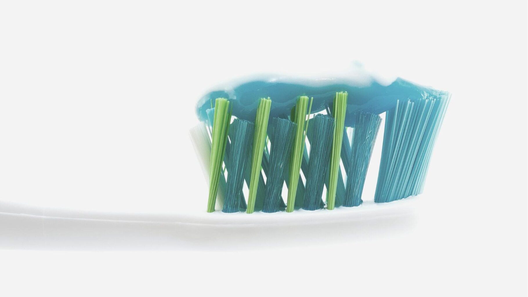 ¿Te cepillas los dientes correctamente? - Clínica Dental PCM